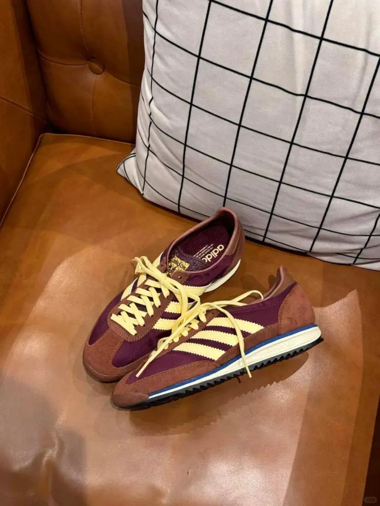 【adidas】SL72のサイズ感や履き心地は？口コミも合わせて販売員がレビュー！｜スニーカーサイズ研究所